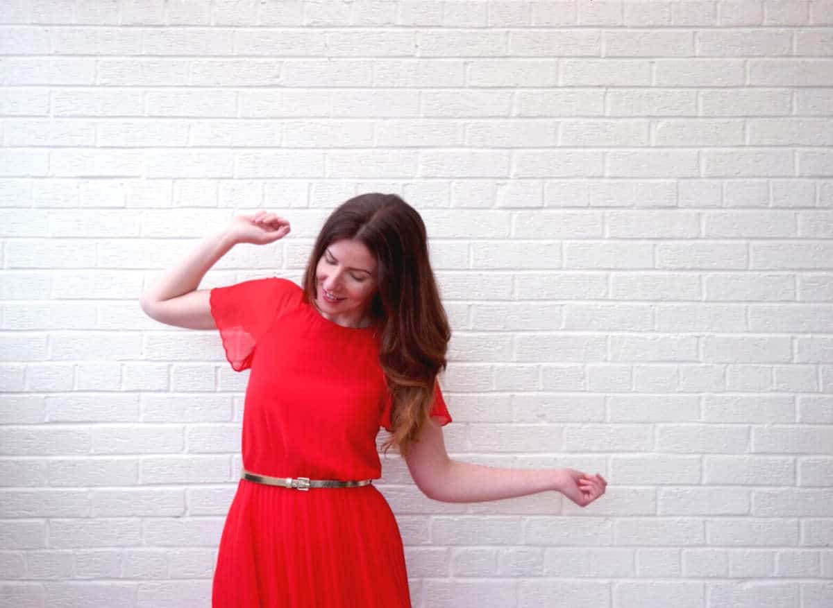 Comment porter la robe rouge pour les fêtes